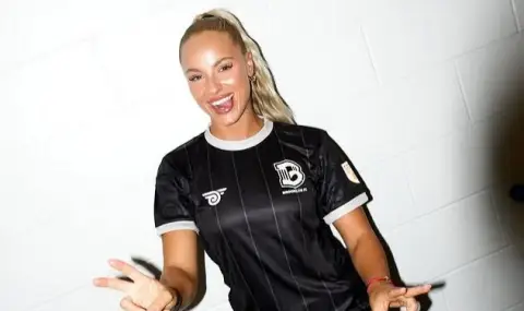 Секси футболистка не спира да качва горещи СНИМКИ ᐉ Новини от Fakti.bg - Спорт | ФАКТИ.БГ