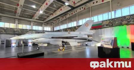 Българският F-16 прави първи полет у нас ᐉ Новини от Fakti.bg - България | ФАКТИ.БГ