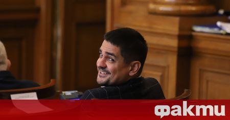 Повдигнаха обвинение на Радостин Василев за опит за принуда на народен ...