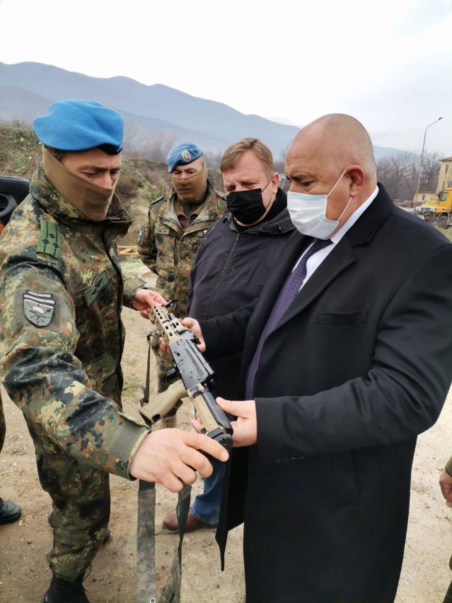 Борисов на инспекция в полигона Корен (ВИДЕО) ᐉ Новини от Fakti.bg ...